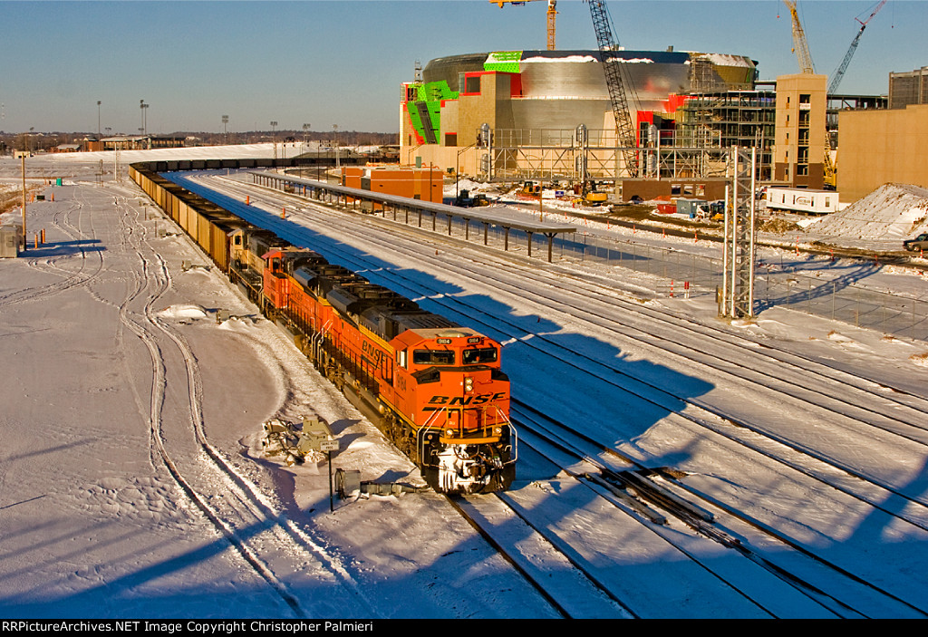 BNSF 9184 Leads E-KEBBKM0-41